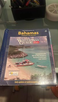 Cruising guide et charts books , 250.00 $ CA