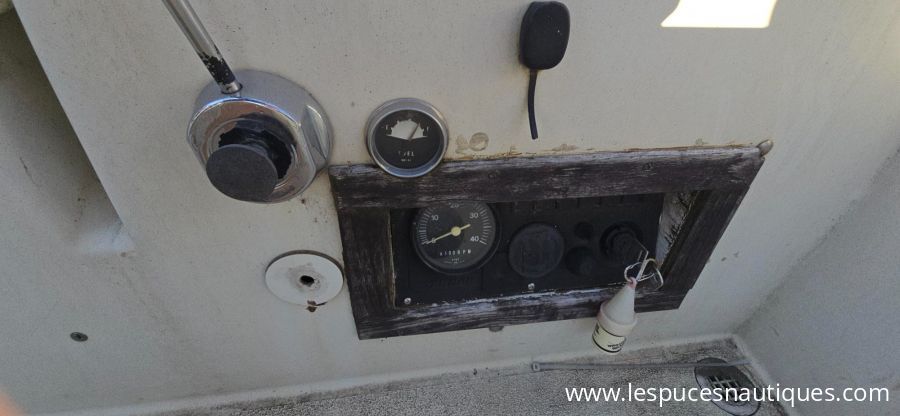 Mirage 27 27 pieds 1981 Requin Rouge 3,000.00 $ CA