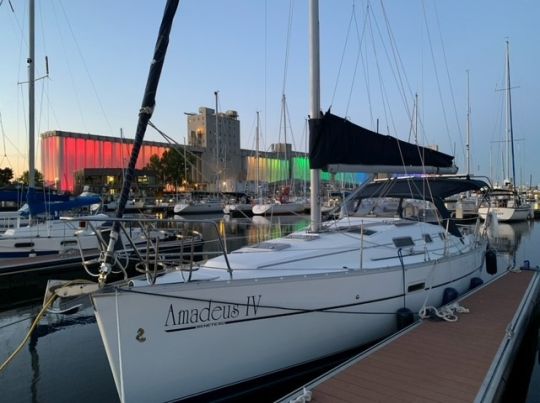 Beneteau Océanis 323 32 pieds 2007 Amadeux IV 119,000.00 $ CA