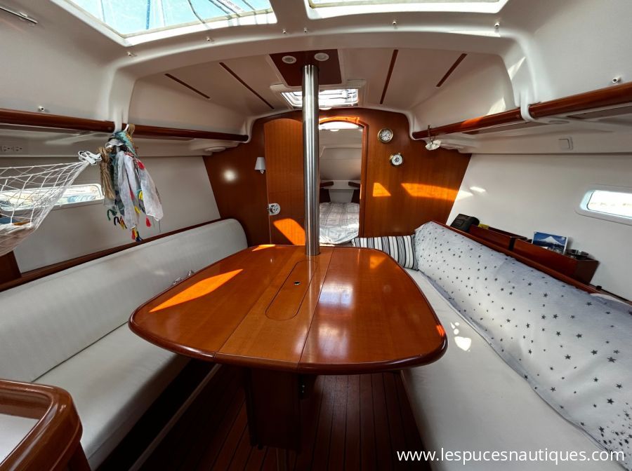 Beneteau Océanis 323 32 pieds 2007 Amadeux IV 119,000.00 $ CA