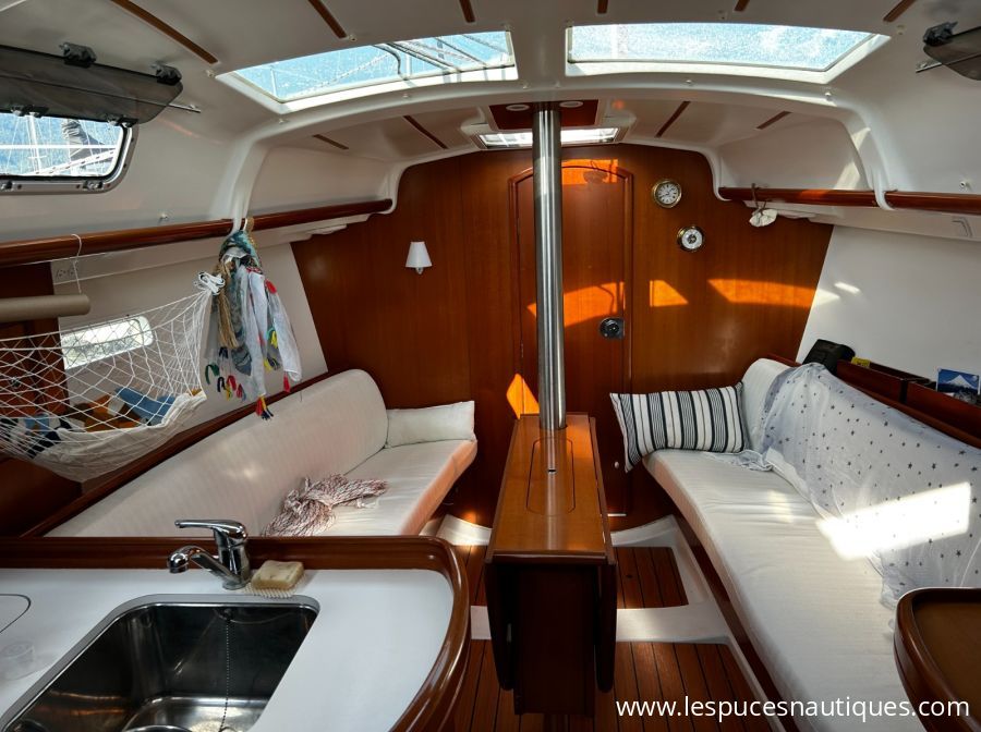 Beneteau Océanis 323 32 pieds 2007 Amadeux IV 119,000.00 $ CA